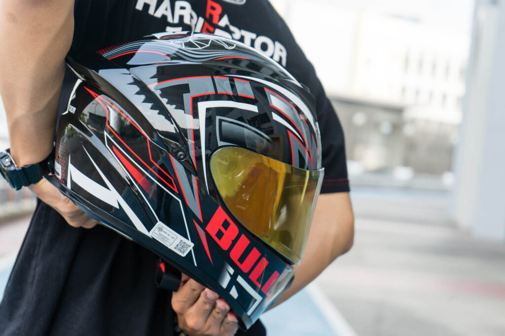 วิธีสังเกตง่ายๆ หมวกกันน็อค Real แท้ ต่างจากของปลอมอย่างไร? - Real Helmets